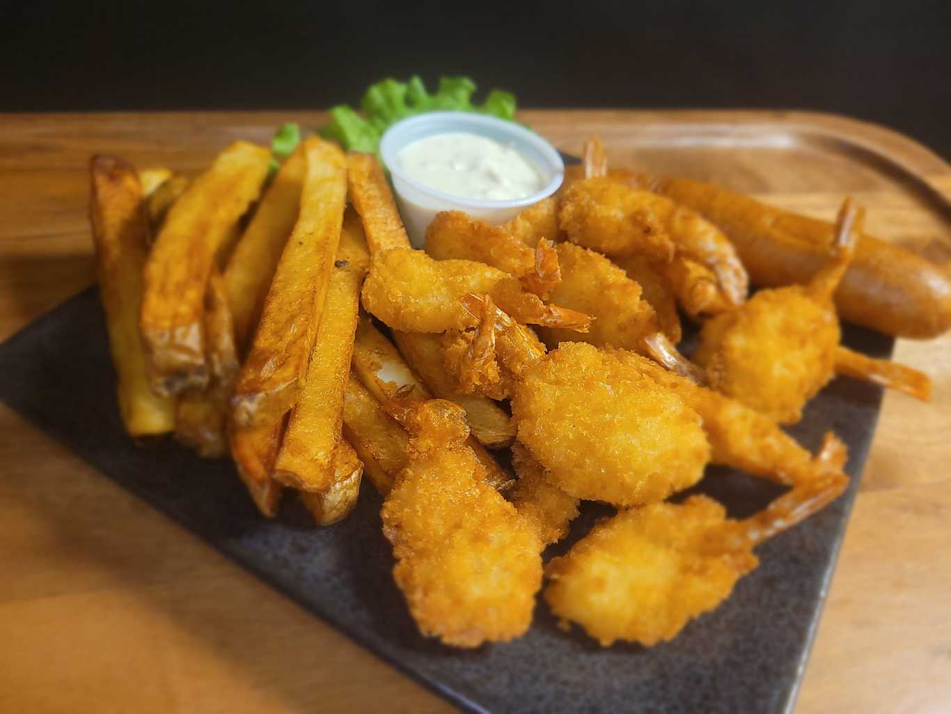 Home | Hideout Saloon & Grill