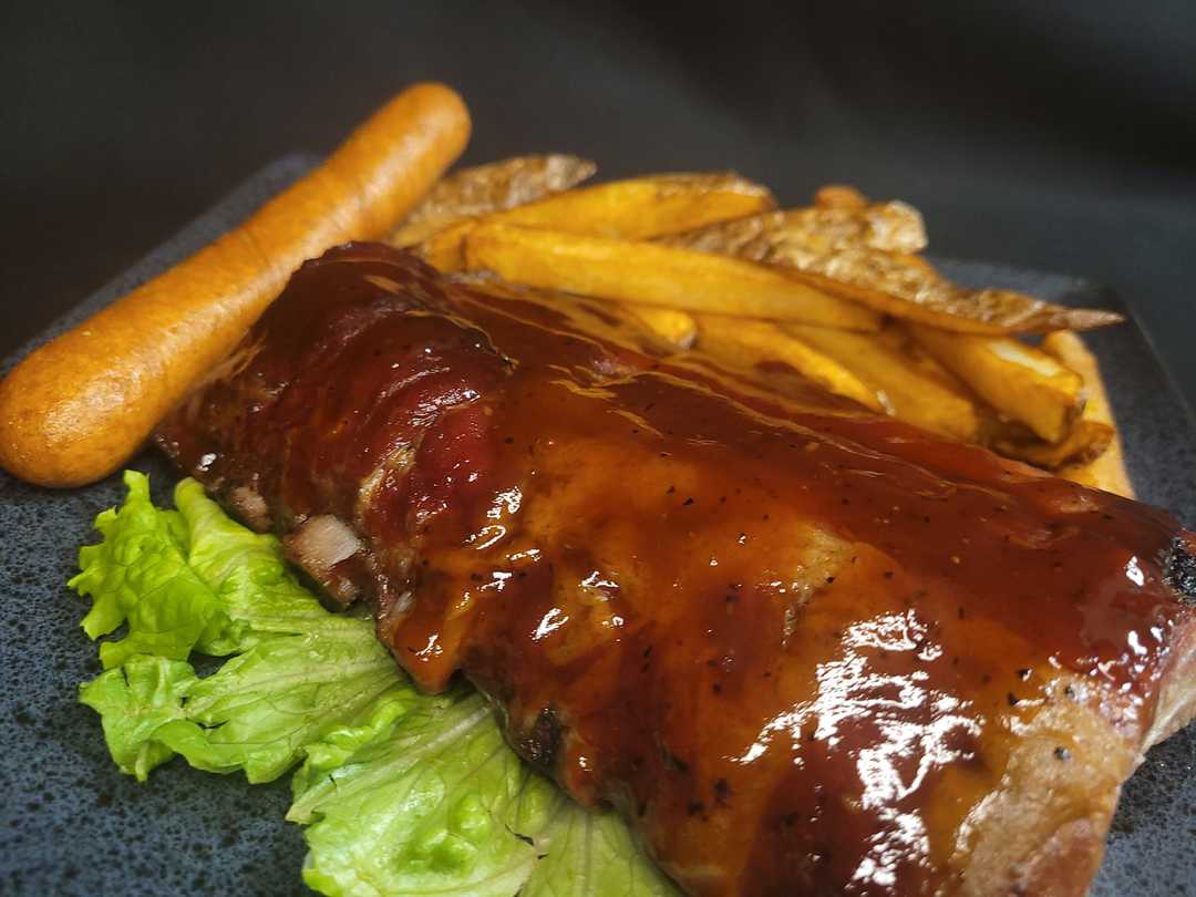 Home | Hideout Saloon & Grill